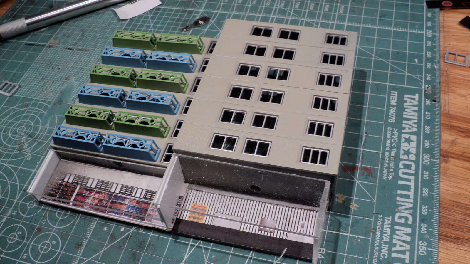 quinntopia - An N Scale blog: Auhagen Building Kitbash; Part 1
