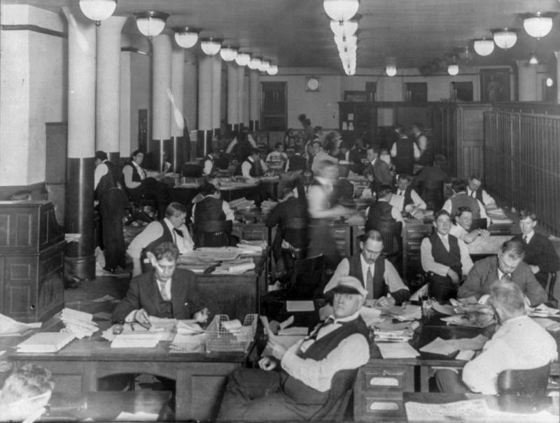 26 Amazing Photos Capture People in the Offices in the Early 20th ...