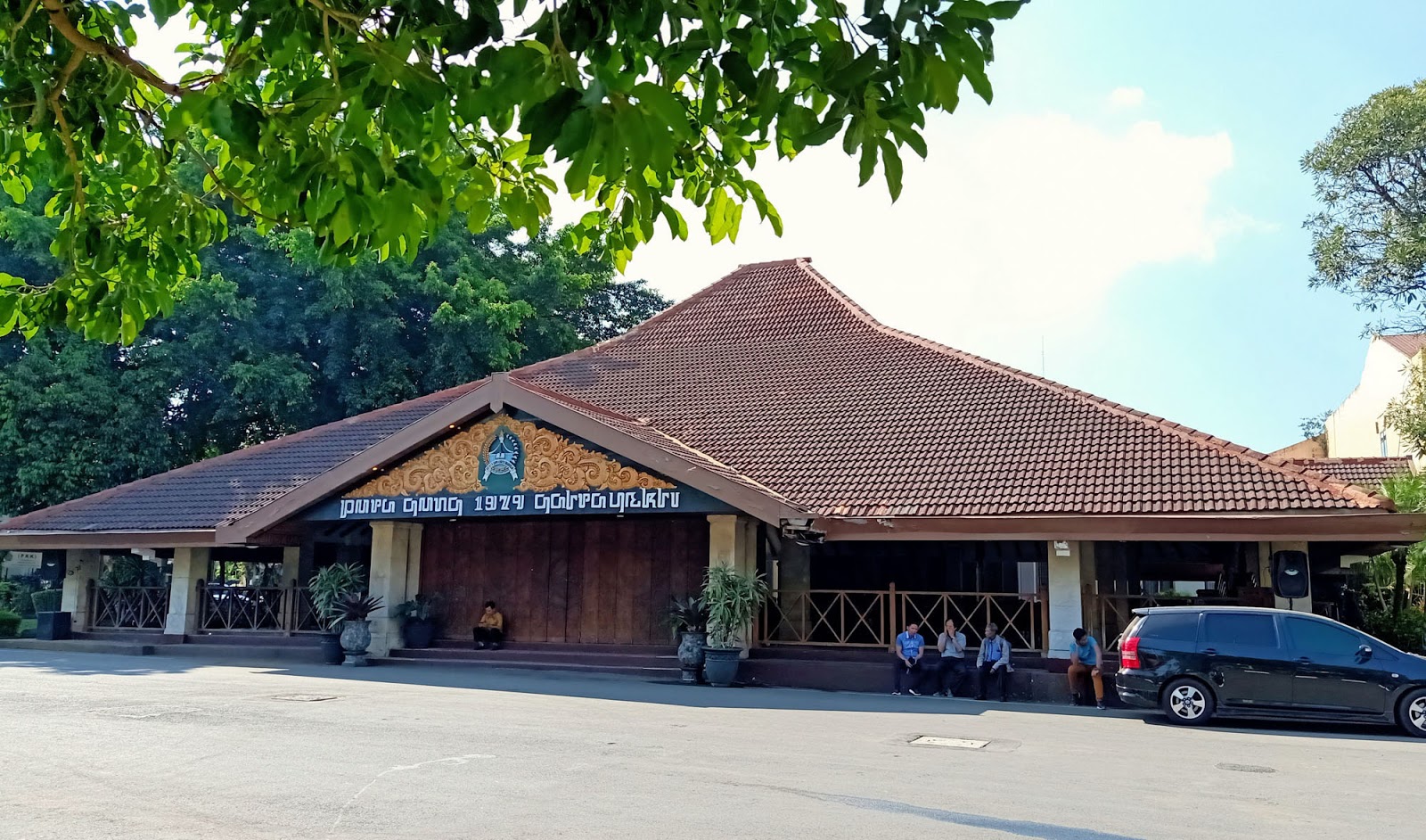 Pendapa Kabupaten Malang Jadi Bangunan Cagar Budaya - Batikimono