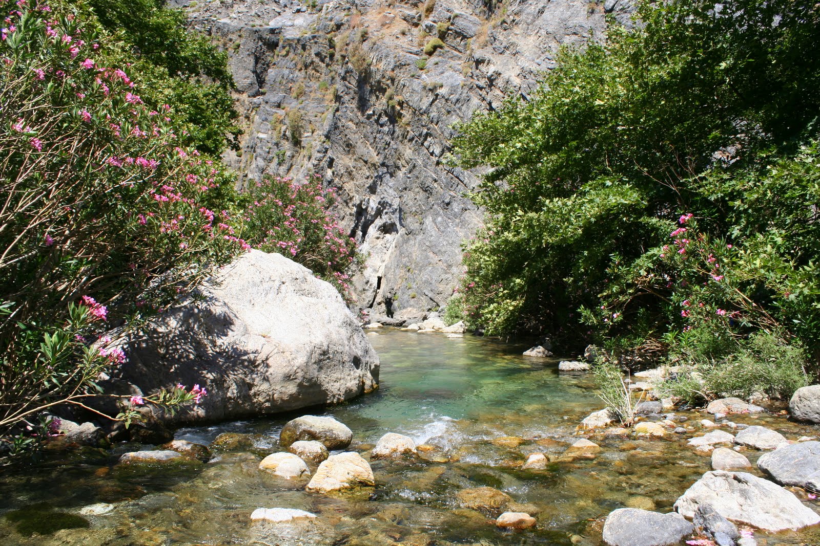 EXPLORE MOUNTAINS: ΚΟΥΡΤΑΛΙΩΤΙΚΟ ΦΑΡΑΓΓΙ (ΜΟΝΗ ΠΡΕΒΕΛΗ)