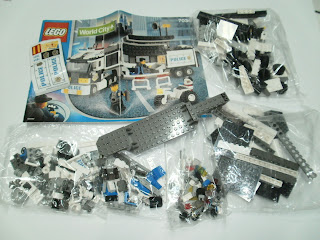 Toy A Day: #629 of Year 2 Lego 7034 World City Surveillance Truck