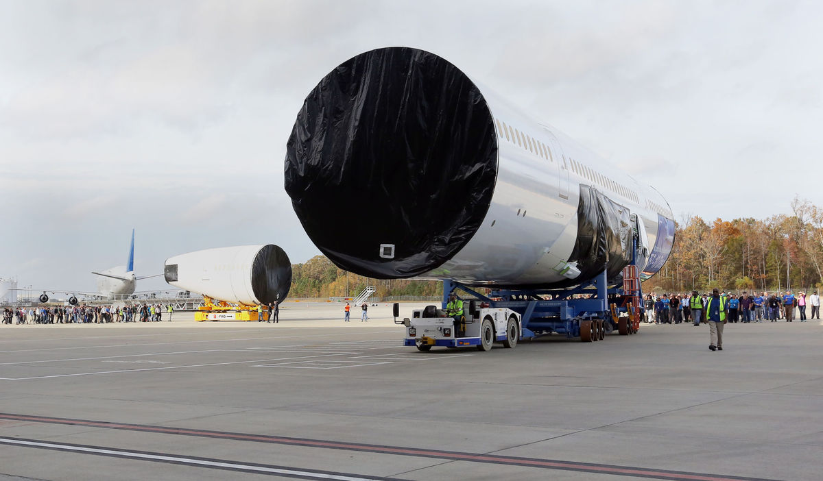 Kathryn's Report: Boeing's first 787-10 Dreamliner moves into final ...