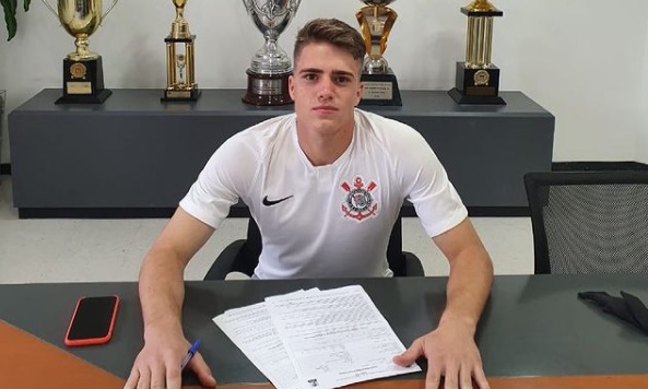 Matheus Melo é o novo reforço do Corinthians