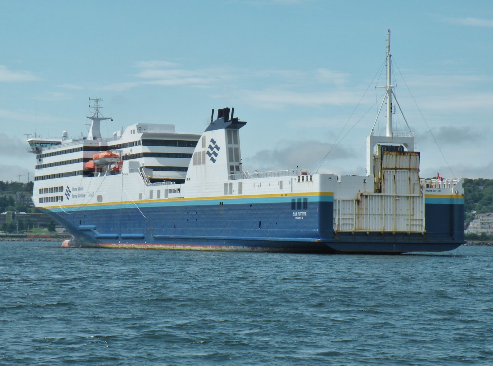 Capnkens Blog: BLUE PUTTEES in for Docking.