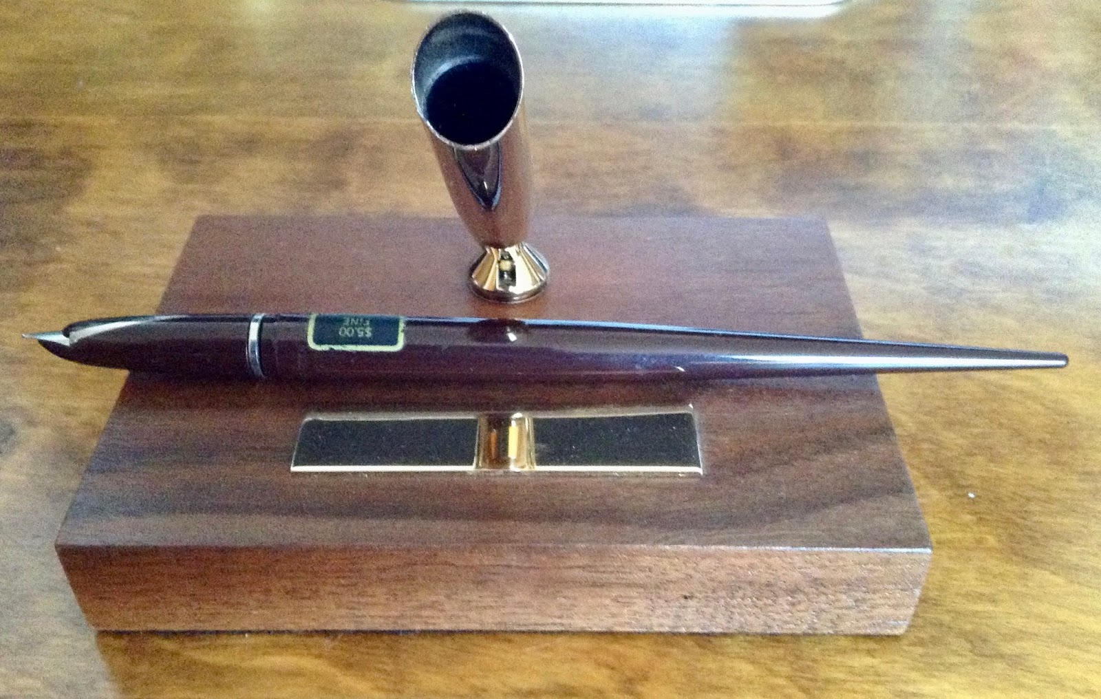 Vancouver Pen Club: Sheaffer 500 "Dolphin" desk set