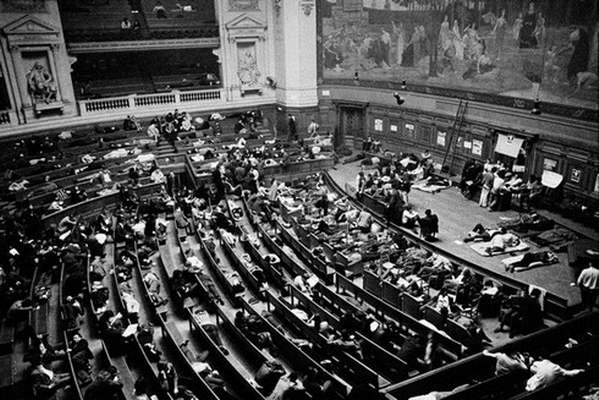 Hippie: I Rêve+ Evolution= Revolution, Mai 68