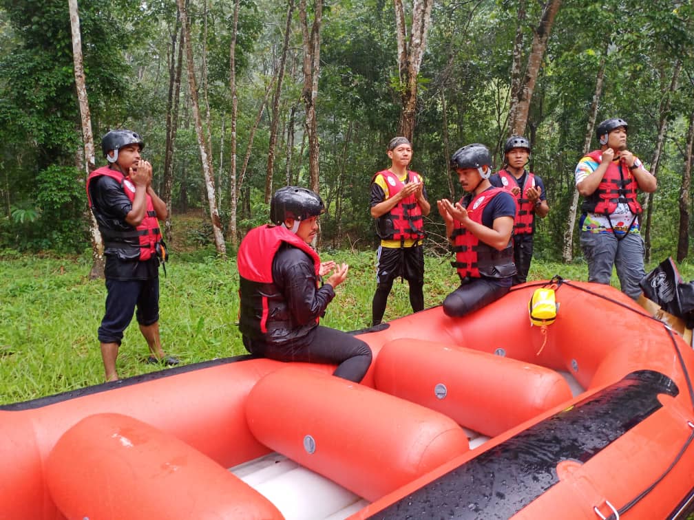 Sungai Selama River Cruise Rafting Di Selama Perak