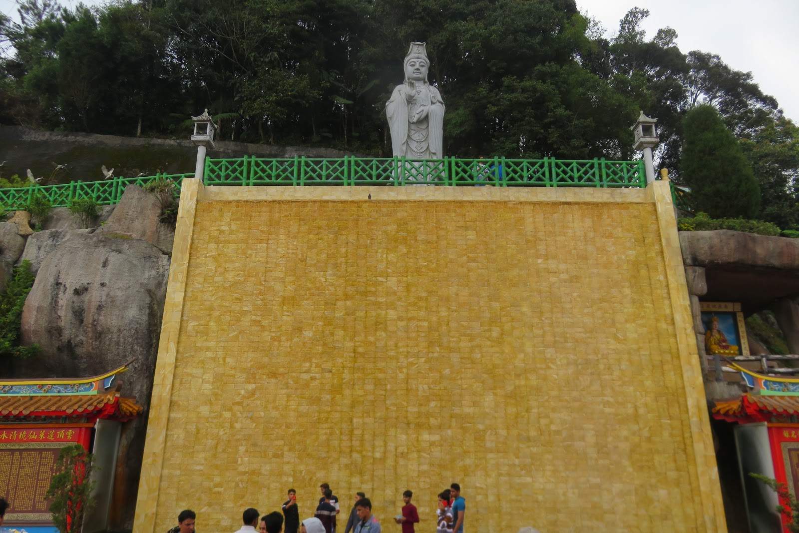 Kee Hua Chee Live!: CHIN SWEE TEMPLE AT RESORTS WORLD GENTING IS A ...