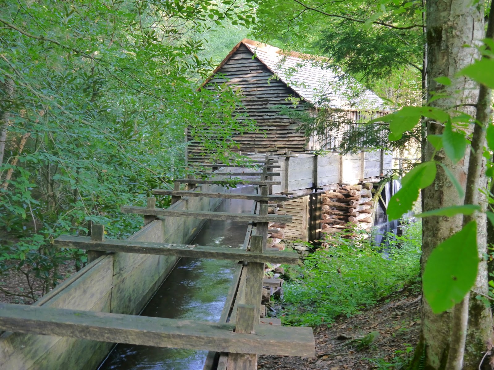American Travel Journal: Cable Mill Historic Area in Cades Cove - Great ...