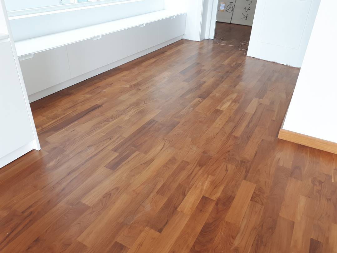 Sedia Parket Kayu di Sukabumi Berkualitas - PUSAT LANTAI KAYU