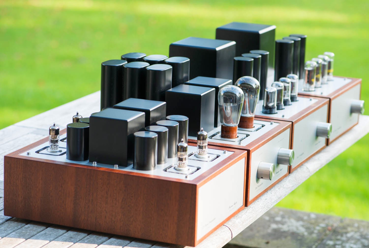 VinylSavor: Preamplifier in Mahogany