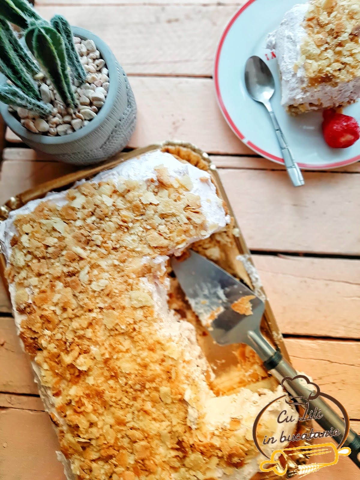 Spumoasa- prajitura cu spuma de capsuni