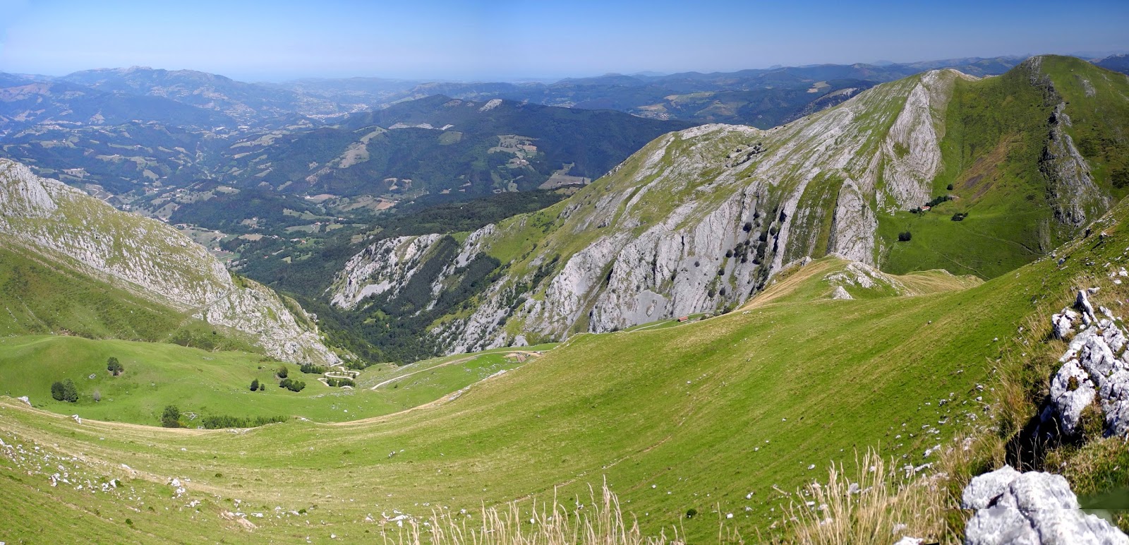 MUNTANYES I PAISATGES: TXINDOKI - GANBOA (Euskadi)