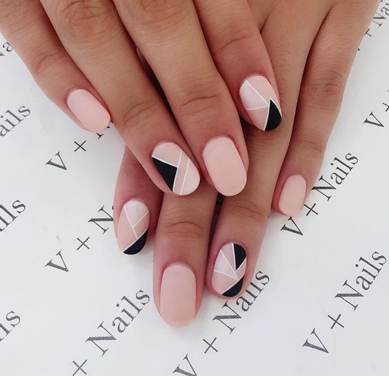 GEOMETRIC NAIL ART - Miss Rich