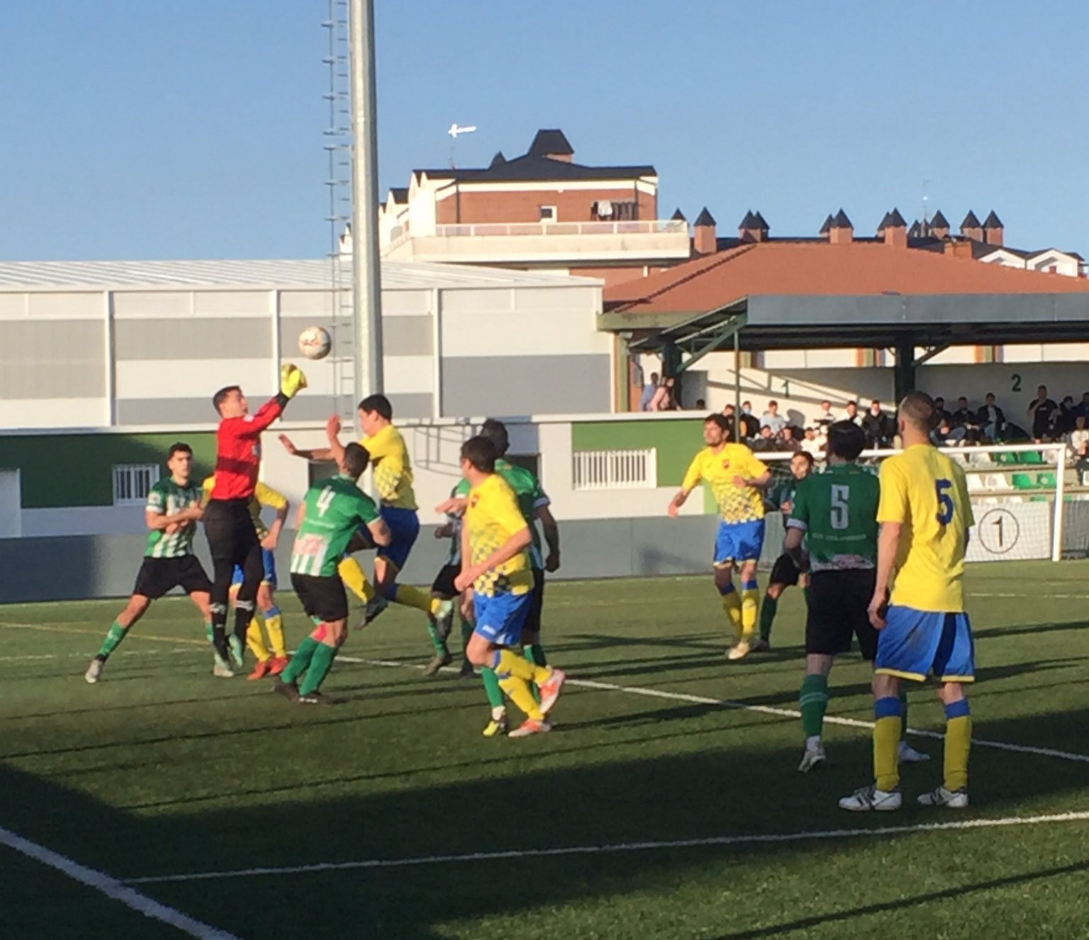 Veinte minutos condenan al Ampuero en su visita a Colindres.