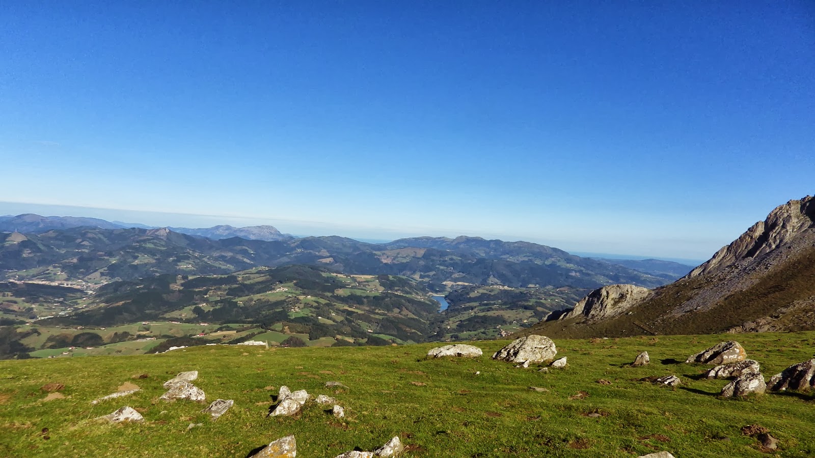 LAUKOAK: (20131016) Circular Larraitz-Auza Gaztelu-Larrunarri-Larraitz.