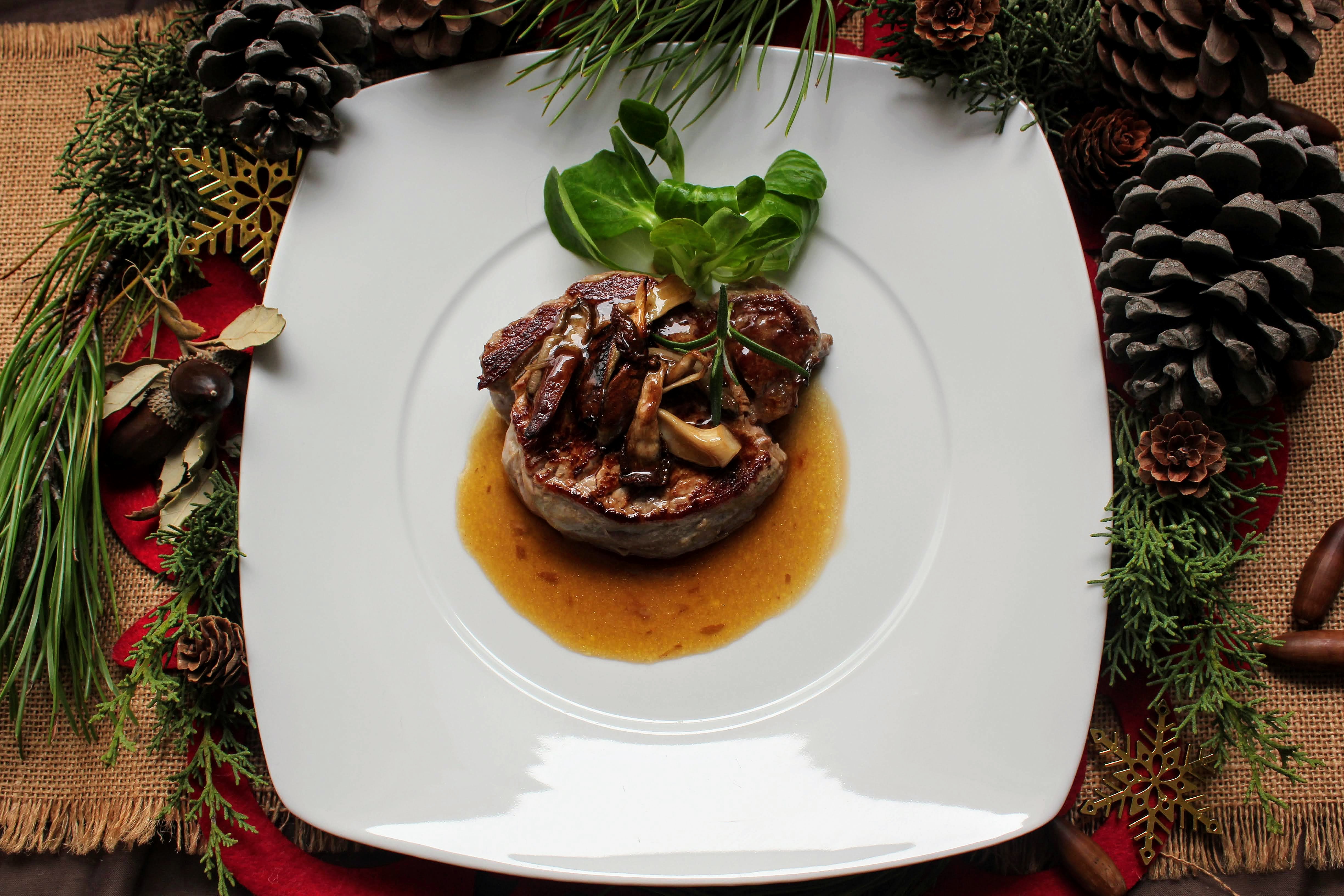 Solomillo de Ternera en salsa de Madeira y Setas - Cocinando con las ...