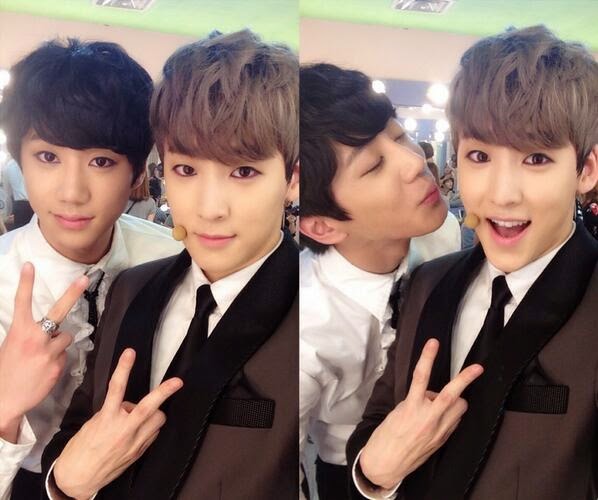 U-KISS KEVIN: U-KISS JUN HUGS AND KISS KEVIN 3