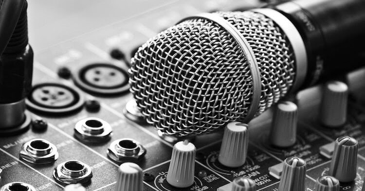 Marcelo Colussi: UN PRODUCTOR DE UNA COMPAÑÍA DISQUERA