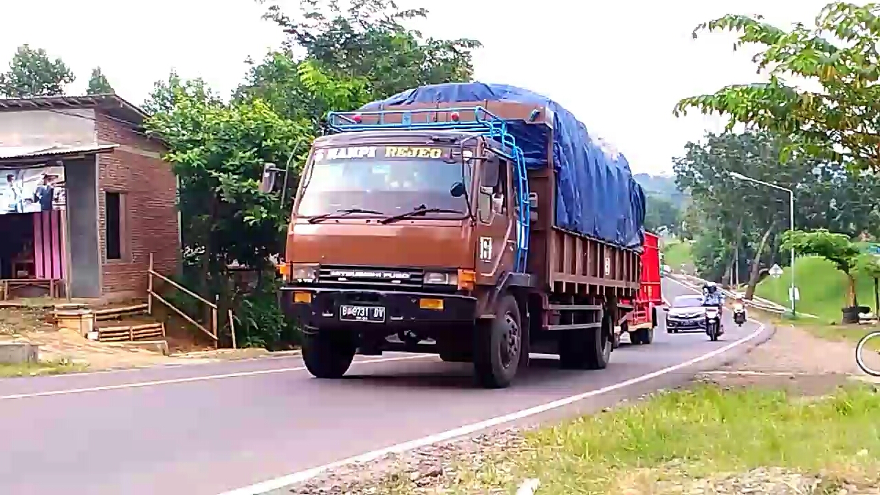 TRUCK KONTAINER TRUK GANDENG TRUCK TRAILER CAR CARRIER FUSO TRUCKS ~ Truk Mitsubishi Fuso modifikasi