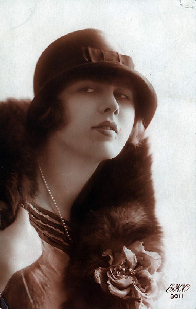 35 Cool Pics That Defined Flapper Styles of the 1920s ~ Vintage Everyday