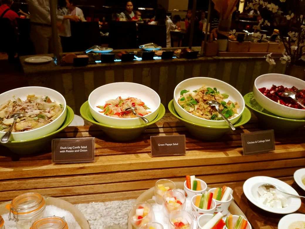 5 reasons why we keep coming back to Circles Event Café at Makati ...