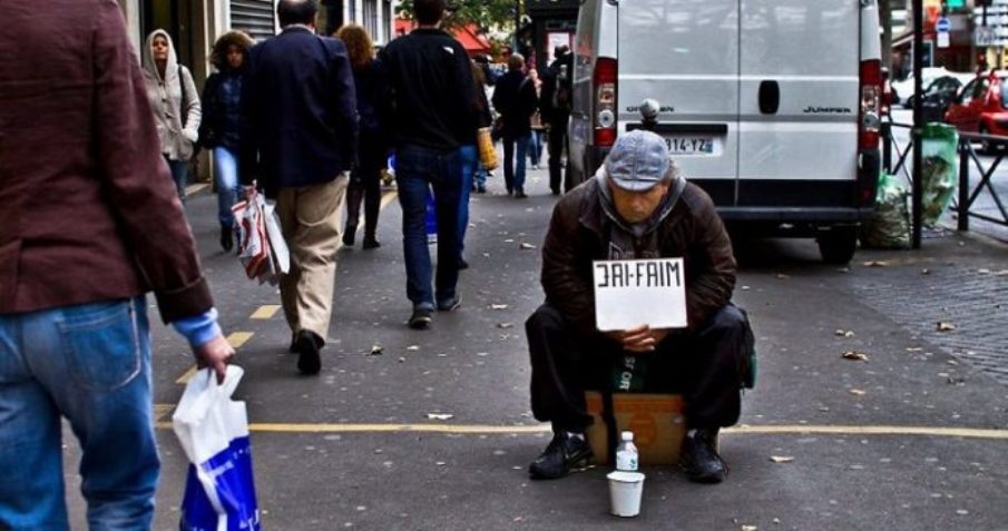 Μια άλλη πραγματικότητα του Παρισιού - Τελευταία Έξοδος