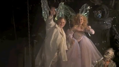 Holiday Film Reviews: Scrooged (1988)