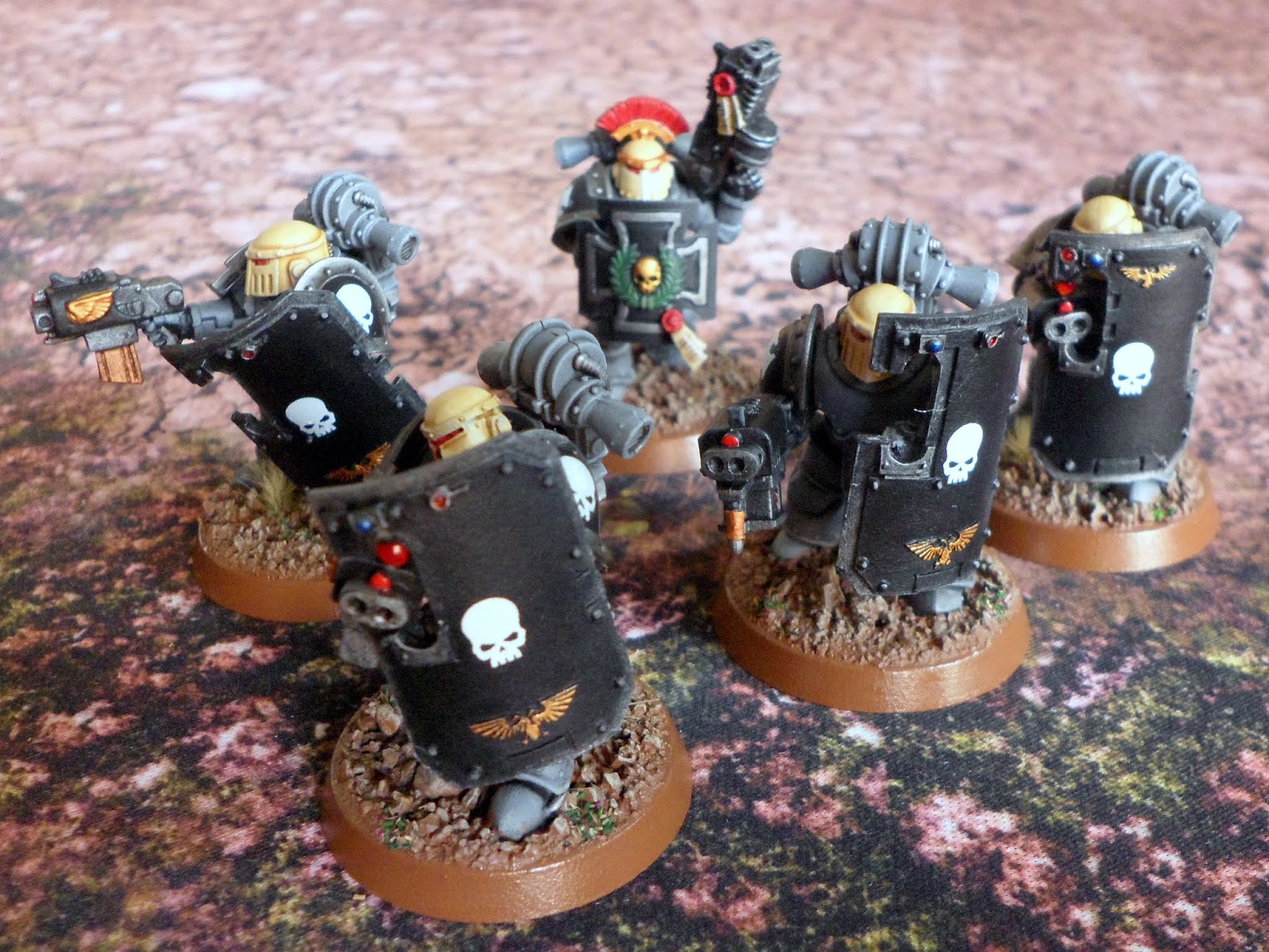 WeeMen: Relictors Space Marine Company Veterans w/ Storm Shields