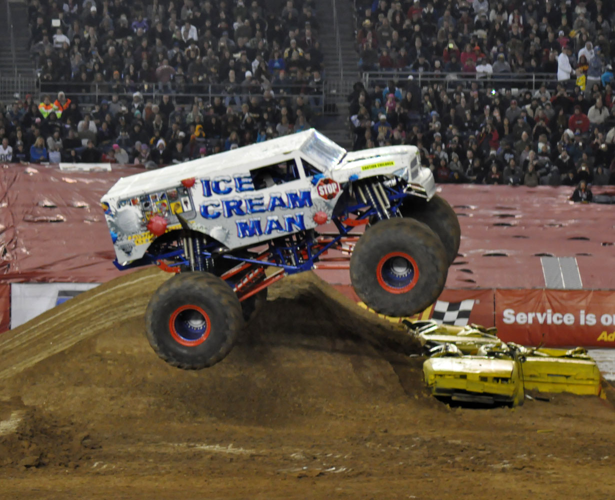 JustaCarGal: Monster Jam 2012, Freestyle Thunder and Ice Cream Man