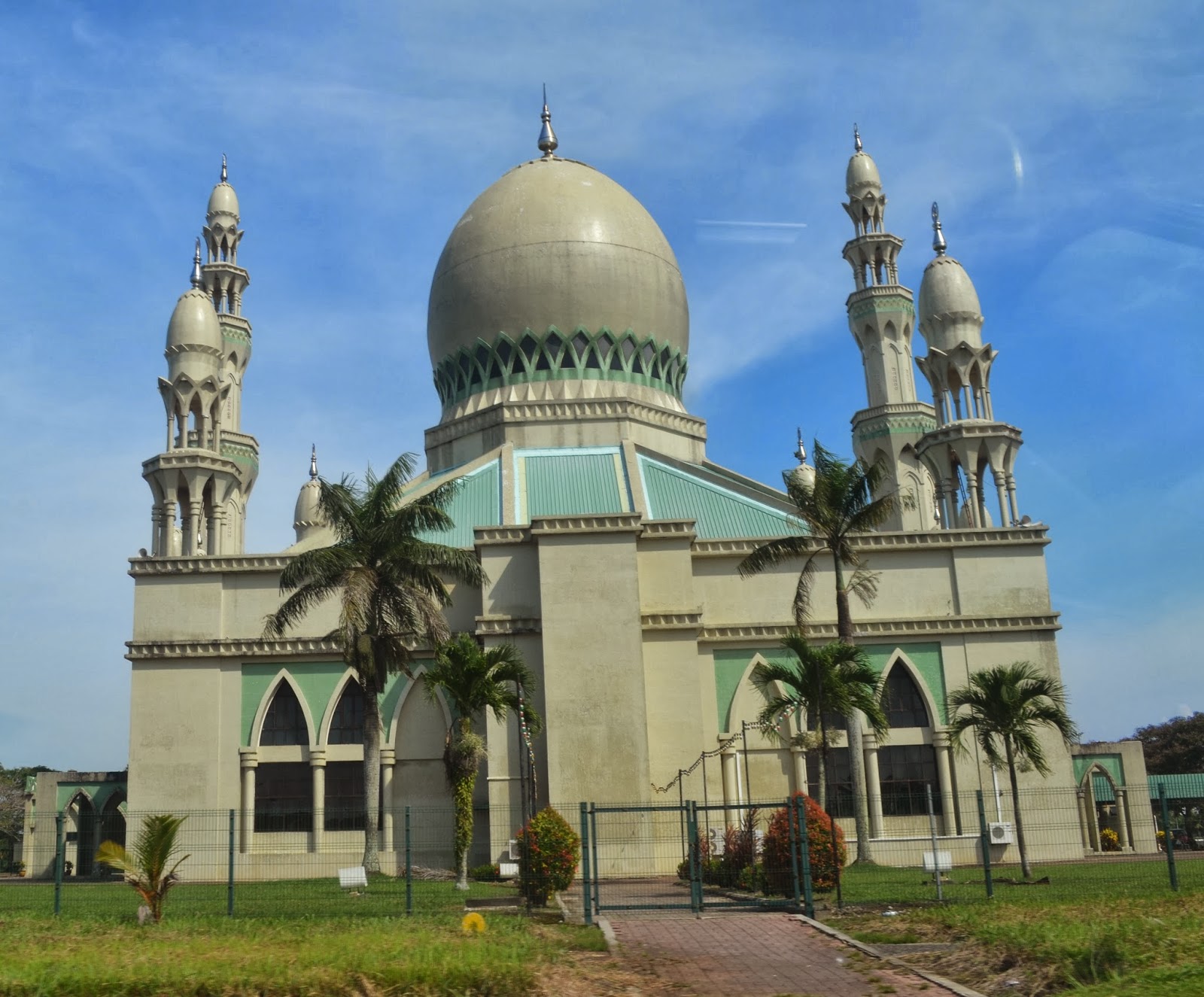 Travel My Way: Brunei Part 1 : Jalan-Jalan Di Kuala Belait Dan Seria
