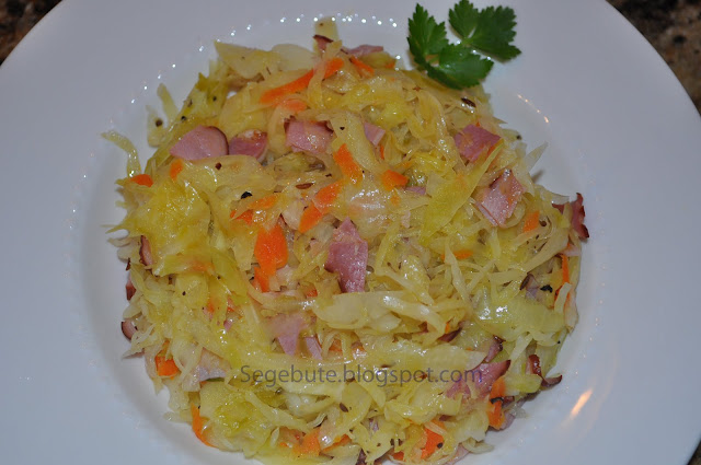 SEGEBUTĖS UŽRAŠAI: Kopūstas troškintas vyne