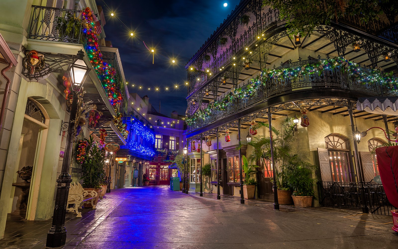 Yuletide Royal Street