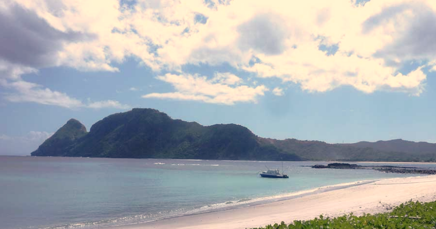 Hidden Paradise on the Coast of West Sumbawa Maluk - Indonesia Journey
