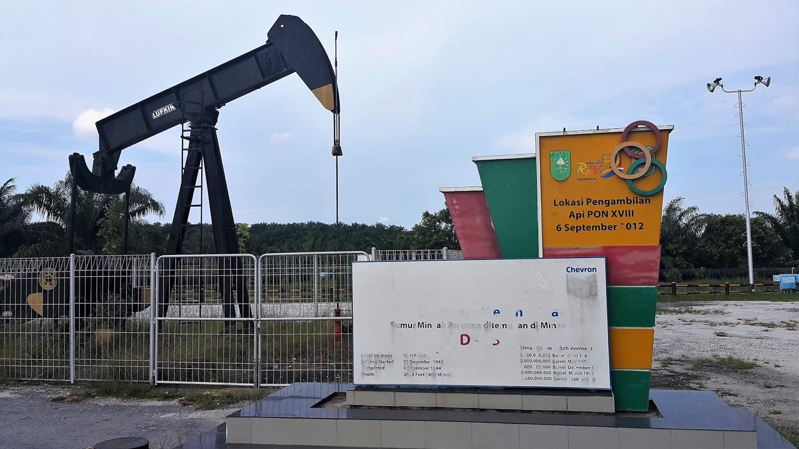 Sumur Minyak dan Pompa Angguk Tertua Minas - Wisata Siak - RiauMagz