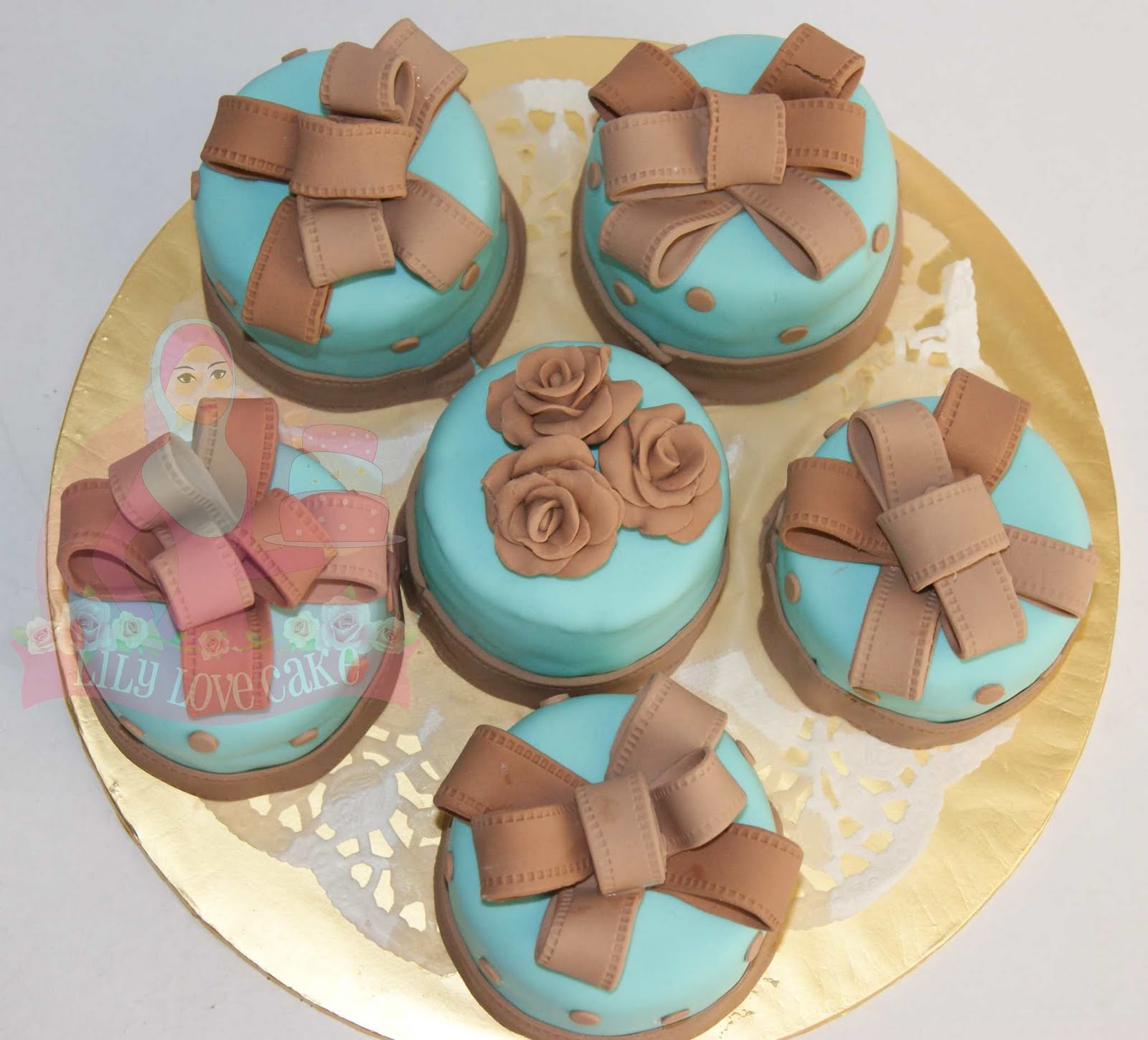 Mini Fondant Cake :~Lily Love Cake