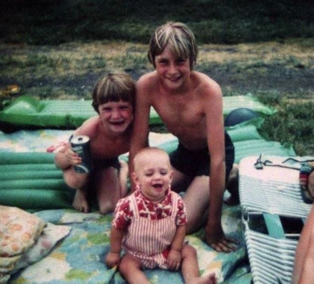 Adorable Childhood Photos of Kurt Cobain With His Younger Sister ...