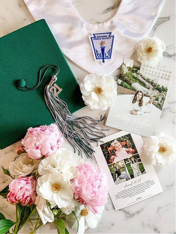 GRADUATION GIFT GUIDE 2021 | Dimples and Tangles