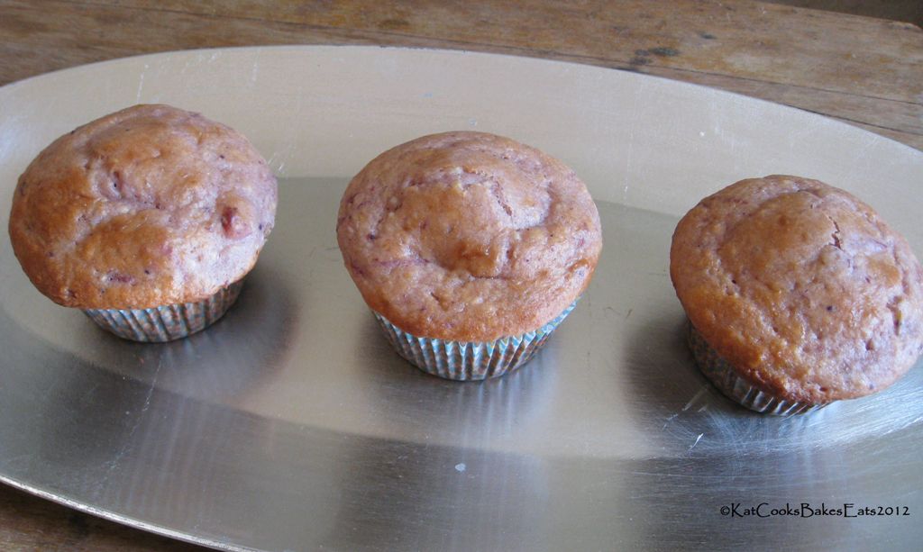 Kat Cooks Bakes Eats: Burnt Muffins
