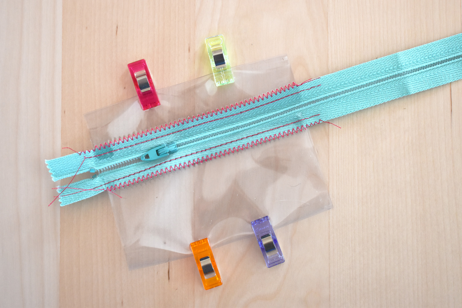 Clear Vinyl Mini Zip Pouch Tutorial