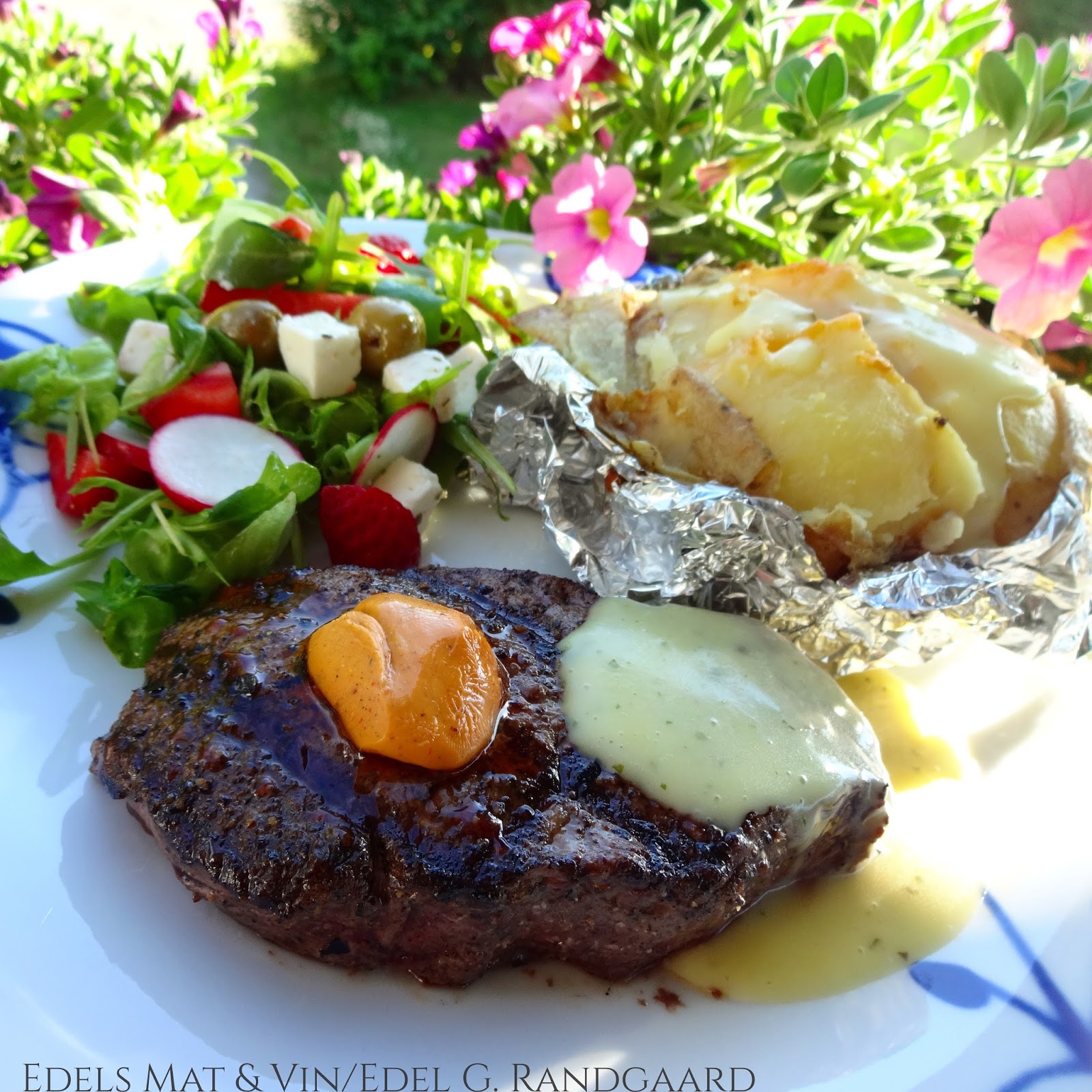 Edels Mat : Grillet peppermarinert biff med bakt potet & bearnaise