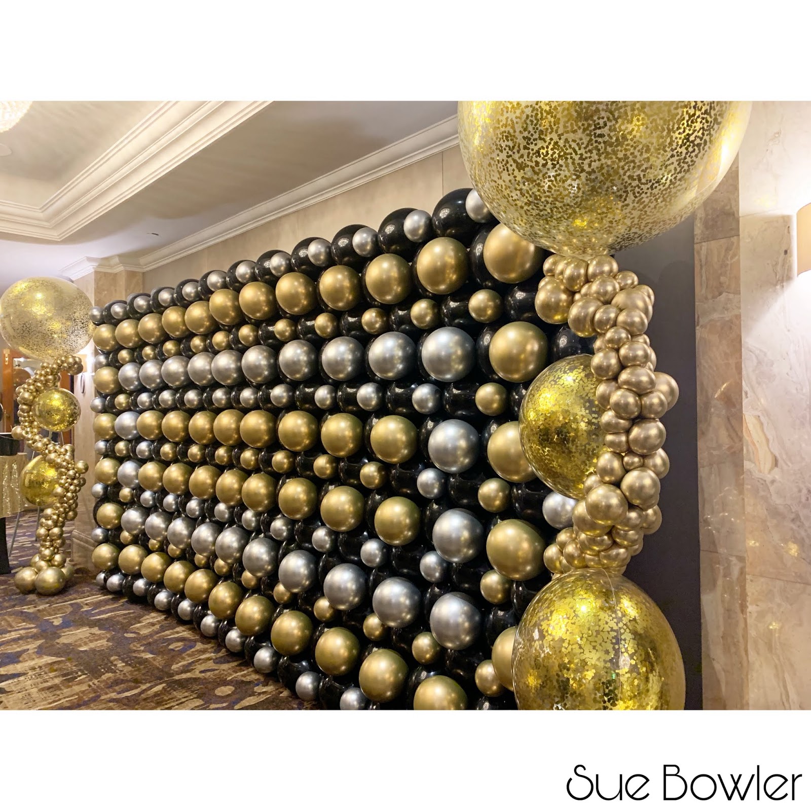 The Very Best Balloon Blog: FAN-tastic Balloon Decor - Perfect for New ...