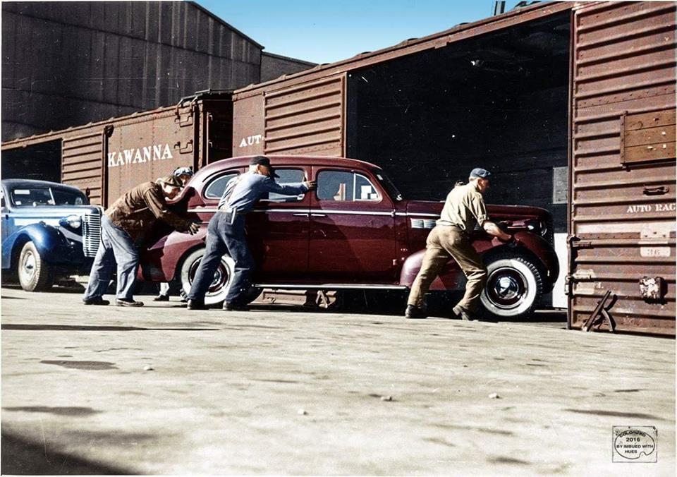 Industrial History: Carrying Automobiles in Boxcars