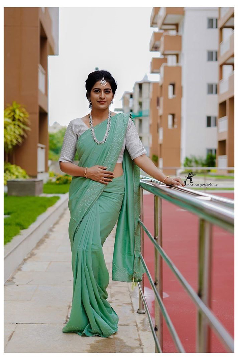 TV Actress Anshu Reddy Beautiful Saree Stills