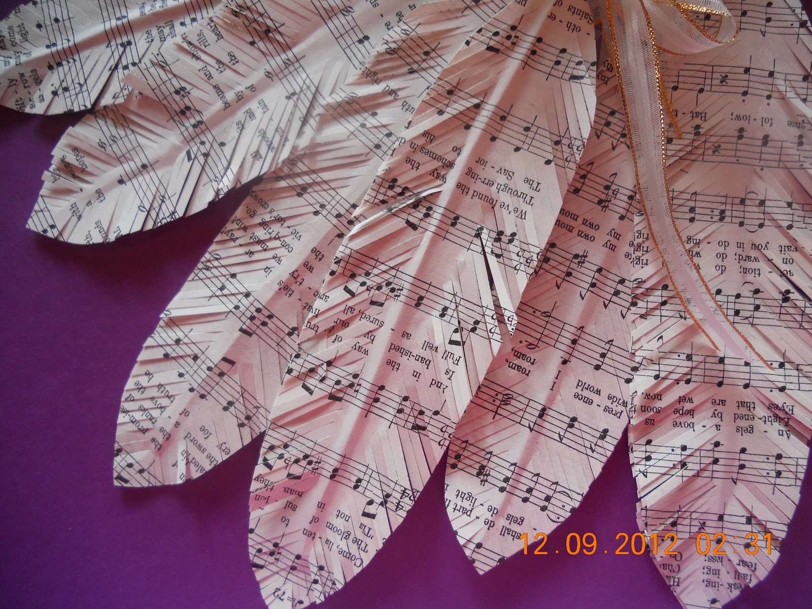 Lorena's Altered Art: Paper Feathers