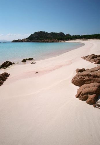 Elfandarilha: As praias de areia rosa mais marcantes do mundo