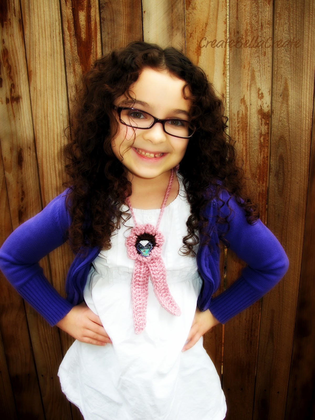 createbellacreate: Tutorial: Crochet an Award Ribbon