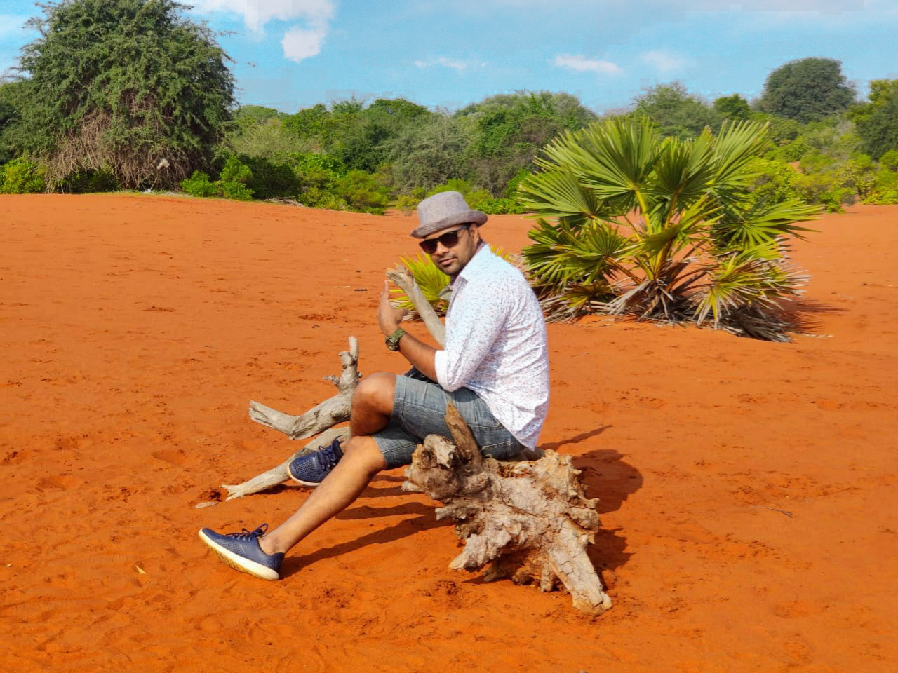 Kazhugumalai Temples and Therikadu Desert