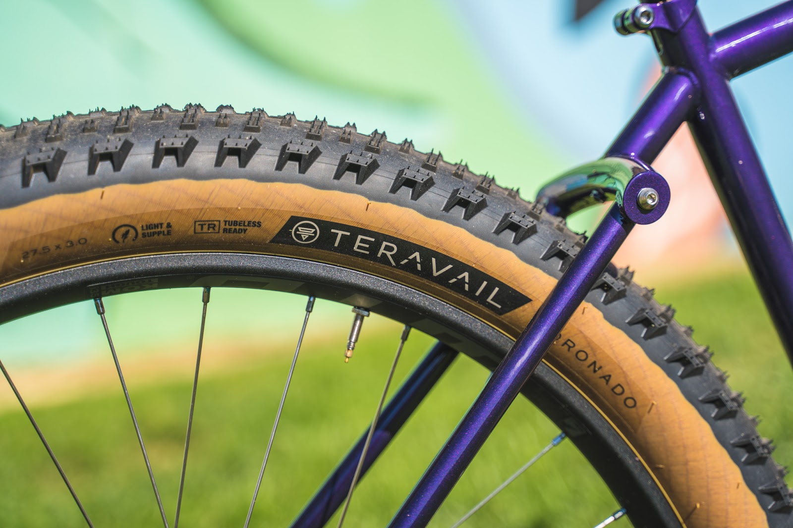 The Velo ORANGE Blog: Chip's Crazy Bar'd 27.5+ Piolet