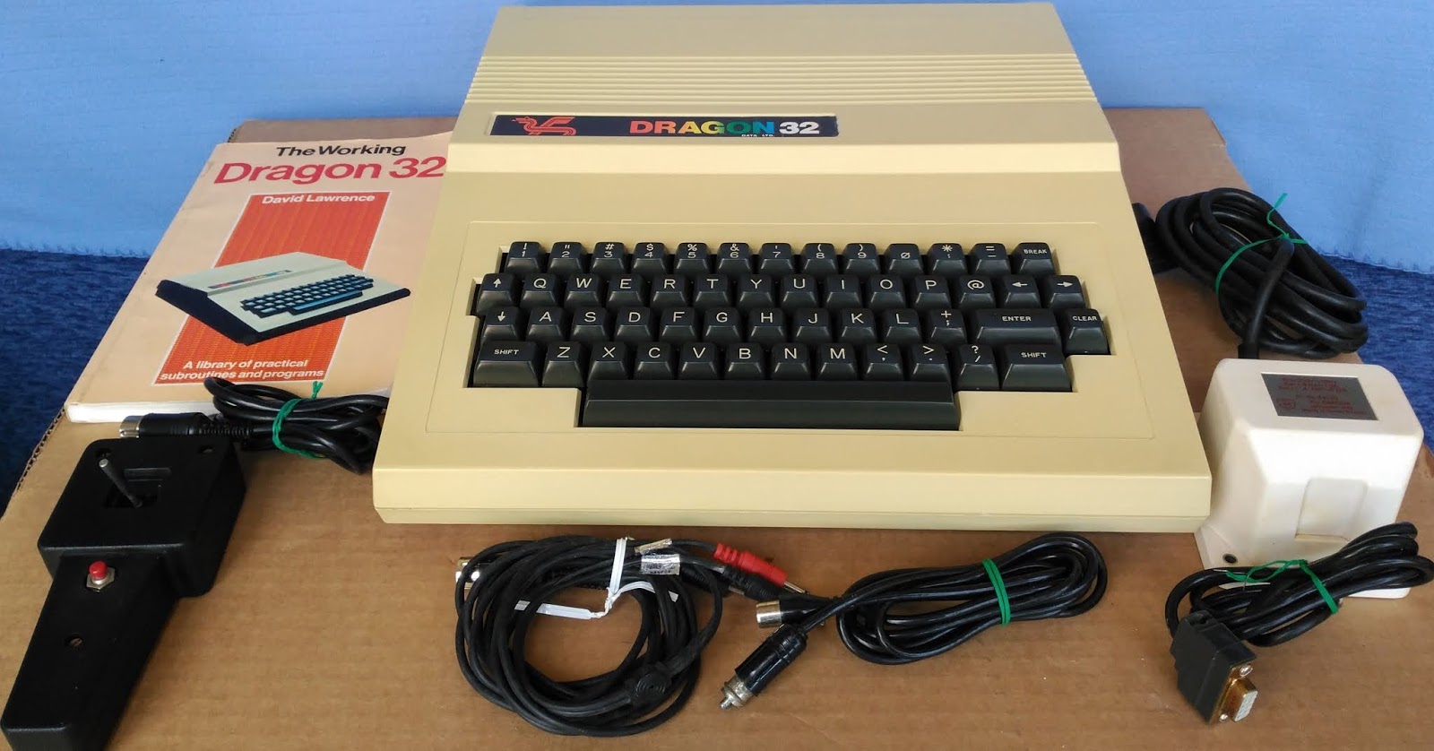 Retro Ordenadores Orty: Ordenador Dragon 32 (MK II ISSUE 5) (UK) (1983)